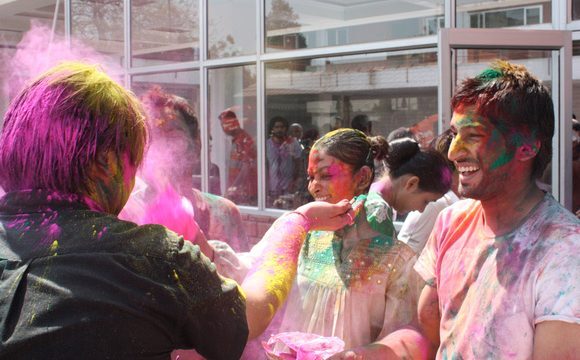 7 Reasons to Study Hindi in New Delhi